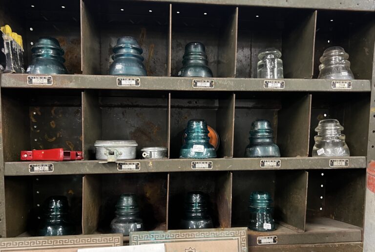 Vintage Glass Insulator Identification: How Old is My Insulator ...